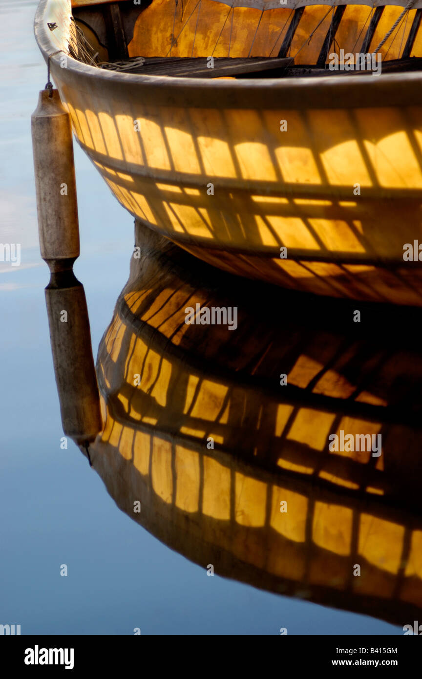 Umiak hi-res stock photography and images - Alamy