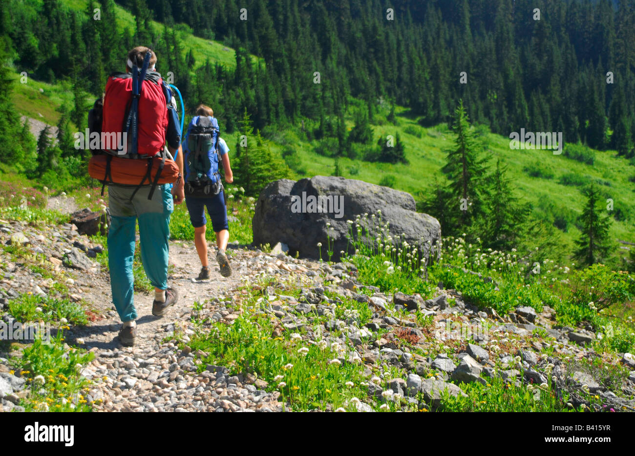 USA, Washington, Cascade Mountains, North Cascades NP. A couple ...