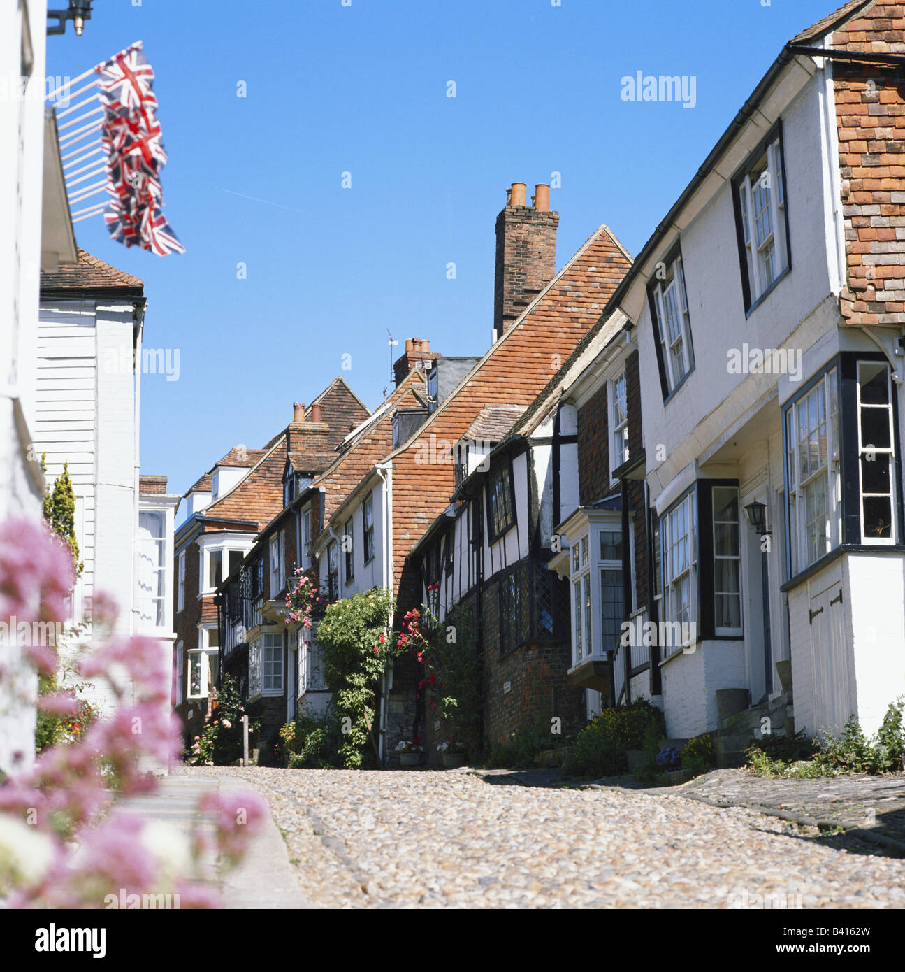 Rye mediaeval street hi-res stock photography and images - Alamy
