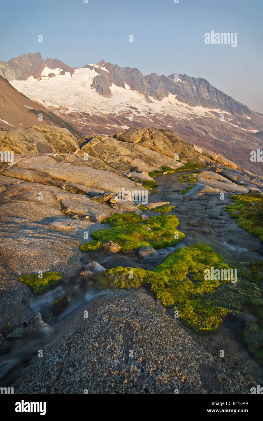 USA, Washington, North Cascades. Sahale Peak and Quien Sabe Glacier ...