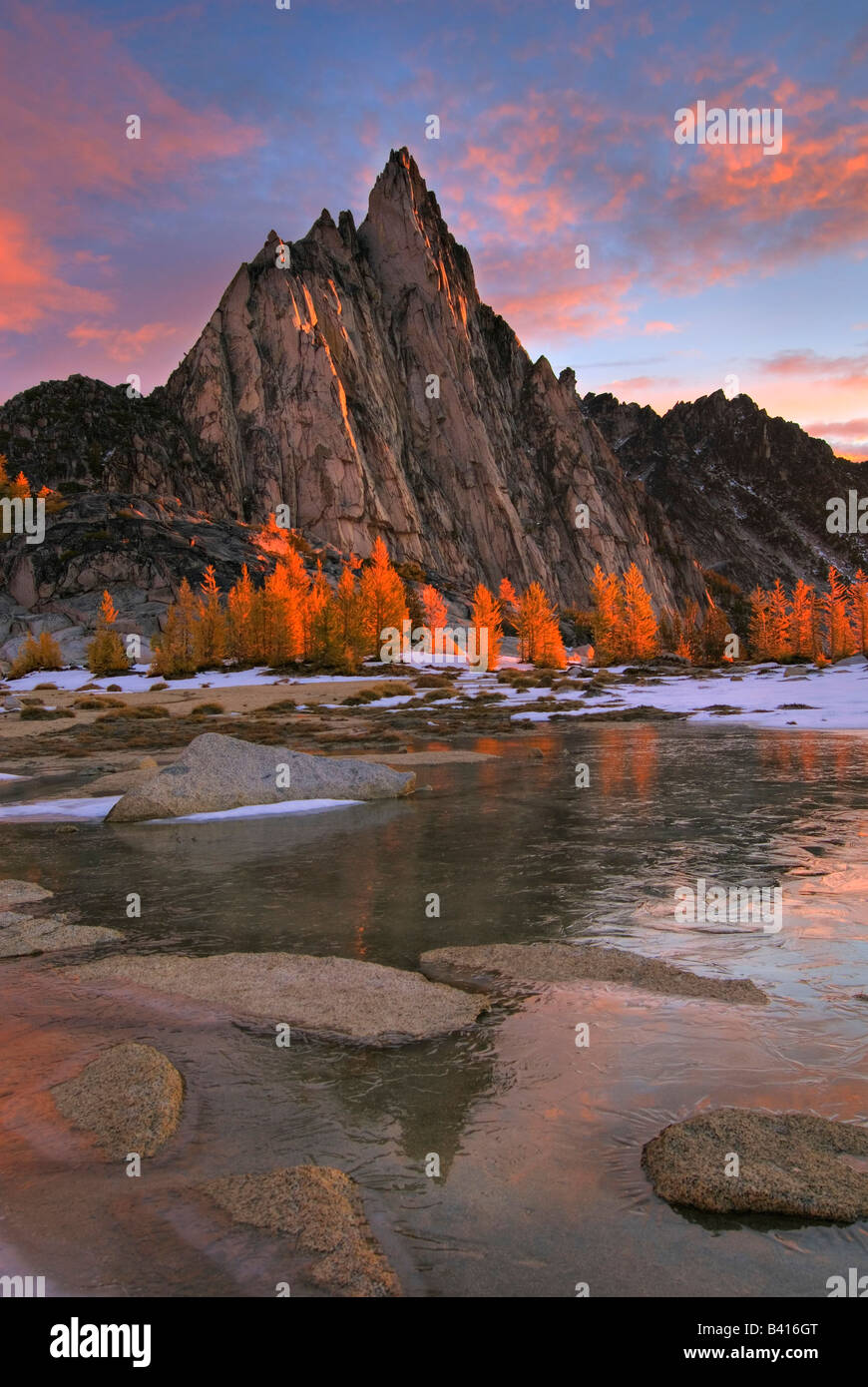 Gnome tarn and prusik peak hi-res stock photography and images - Alamy
