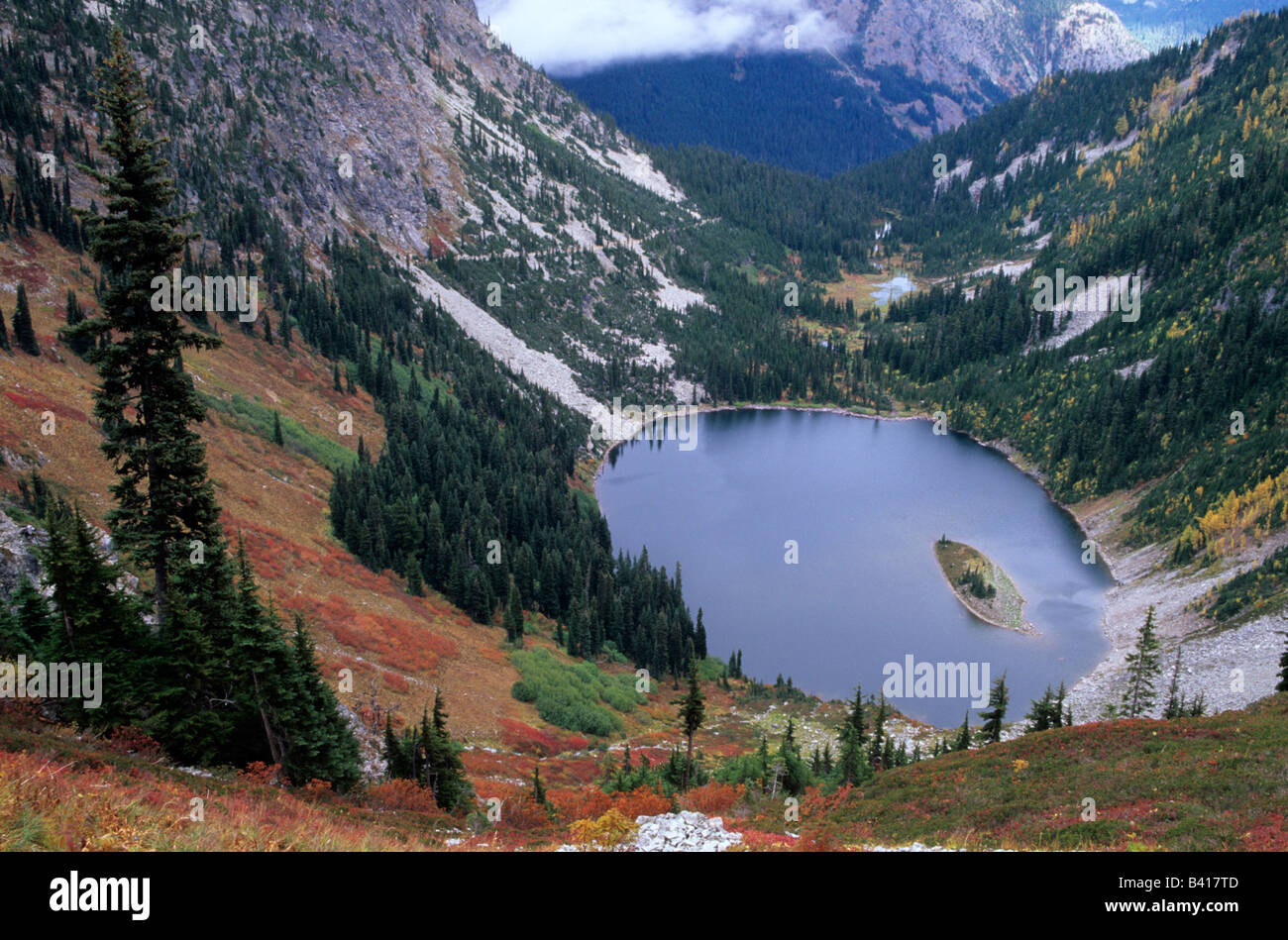 WA, Okanogan NF, Lake Ann from trail to Heather Pass Stock Photo - Alamy