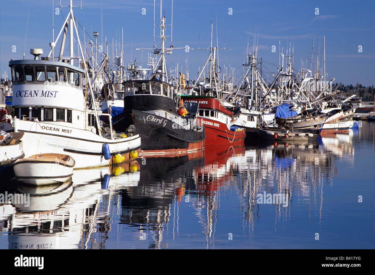 Fishing boats washington state wa hi-res stock photography and images ...