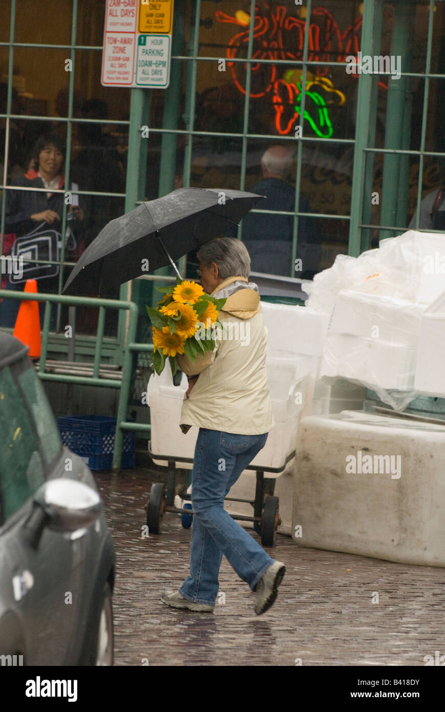 Seattle public market rain hi-res stock photography and images - Alamy