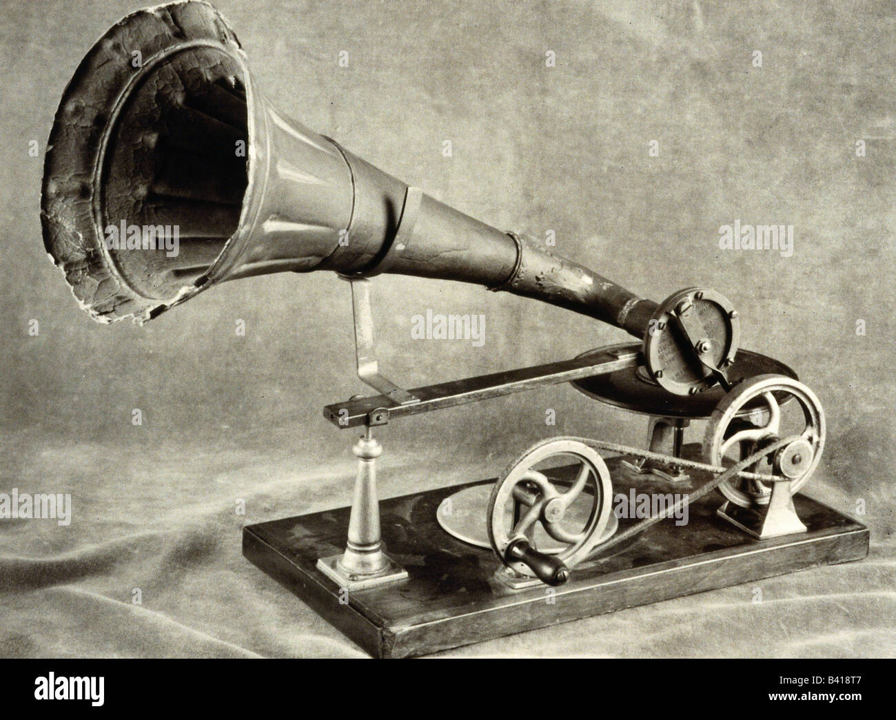 Historical record player hi-res stock photography and images - Alamy