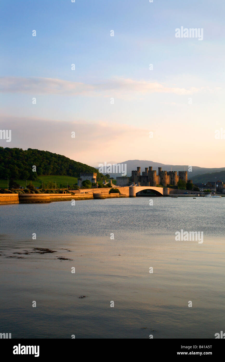 Conwy across estuary hi-res stock photography and images - Alamy