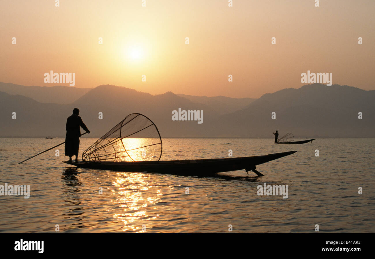 Intha fisherman at sunset on Inle Lake in Myanmar Stock Photo - Alamy