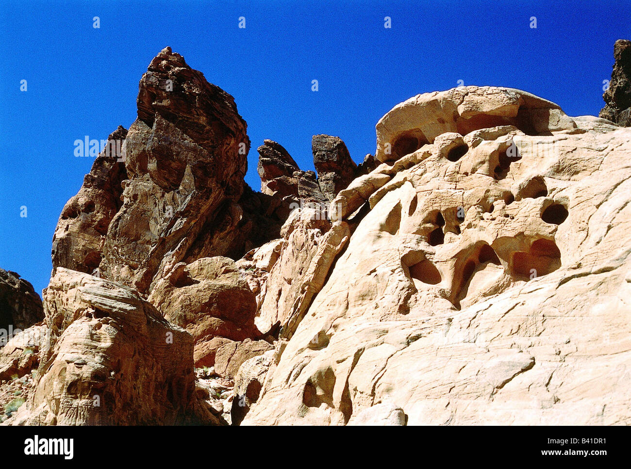 geography / travel USA, Nevada, Valley of Fire, typical sandstone ...