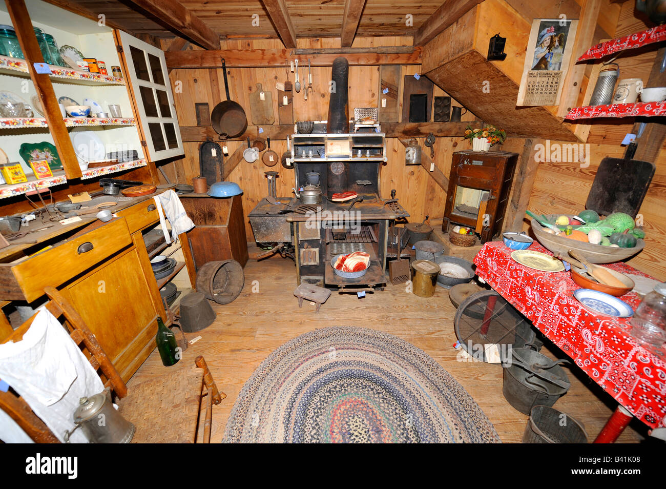Circa 1900 historic home kitchen Stock Photo - Alamy