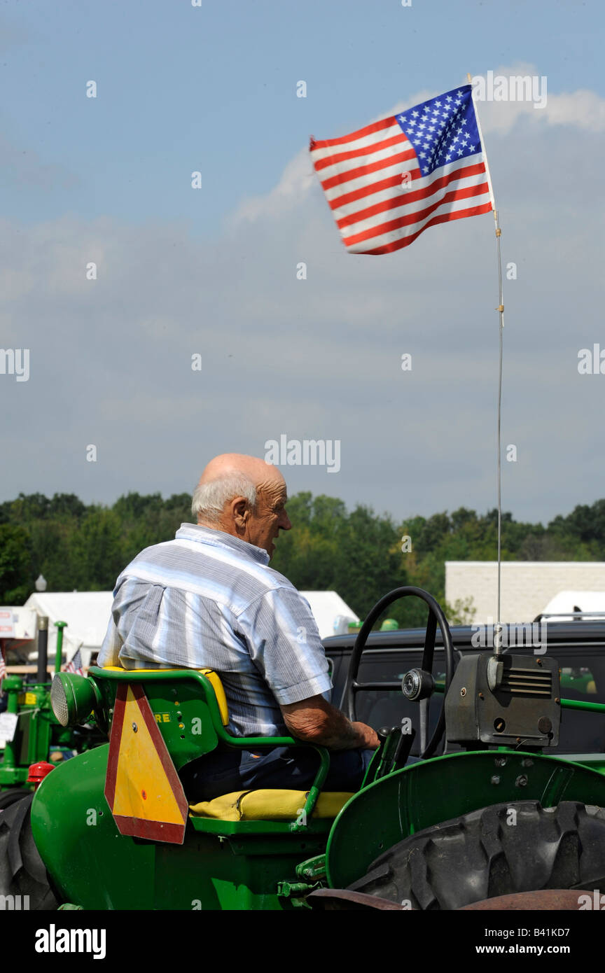 American tractor hi-res stock photography and images - Alamy