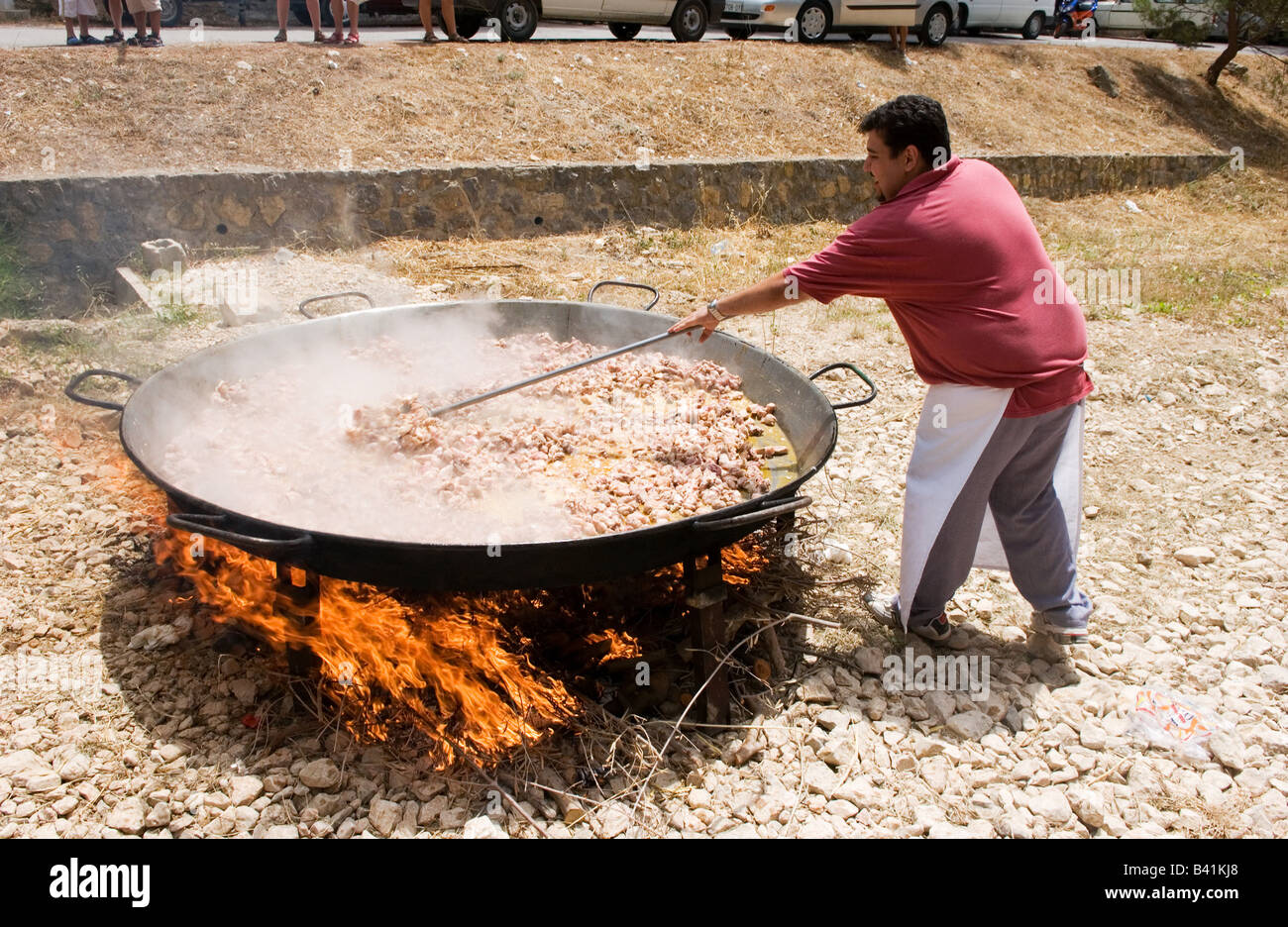 Giant spanish paella hi-res stock photography and images - Alamy