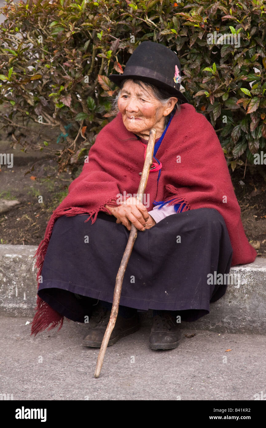 Quechuan woman in traditional hat hi-res stock photography and images ...