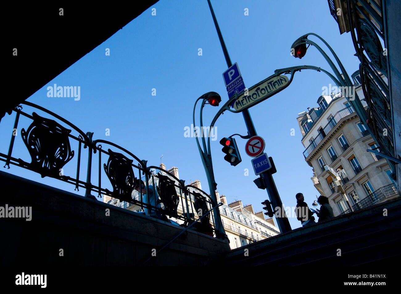 Paris subway barrier hi-res stock photography and images - Alamy