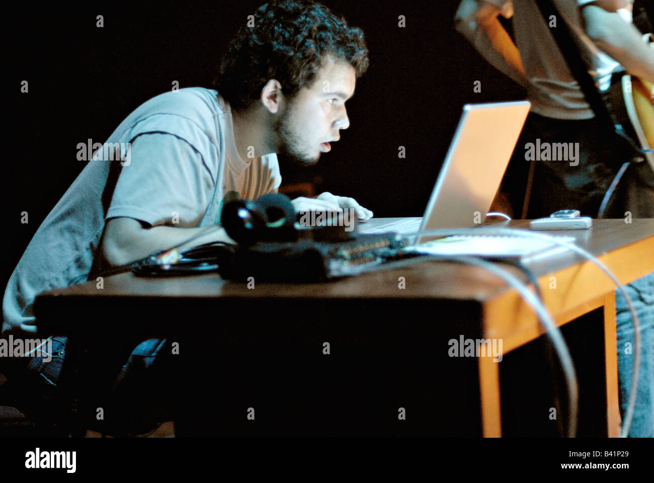 Sound screens hi-res stock photography and images - Alamy