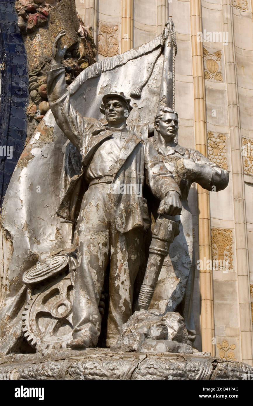 Soviet era realistic sculpture Stock Photo - Alamy