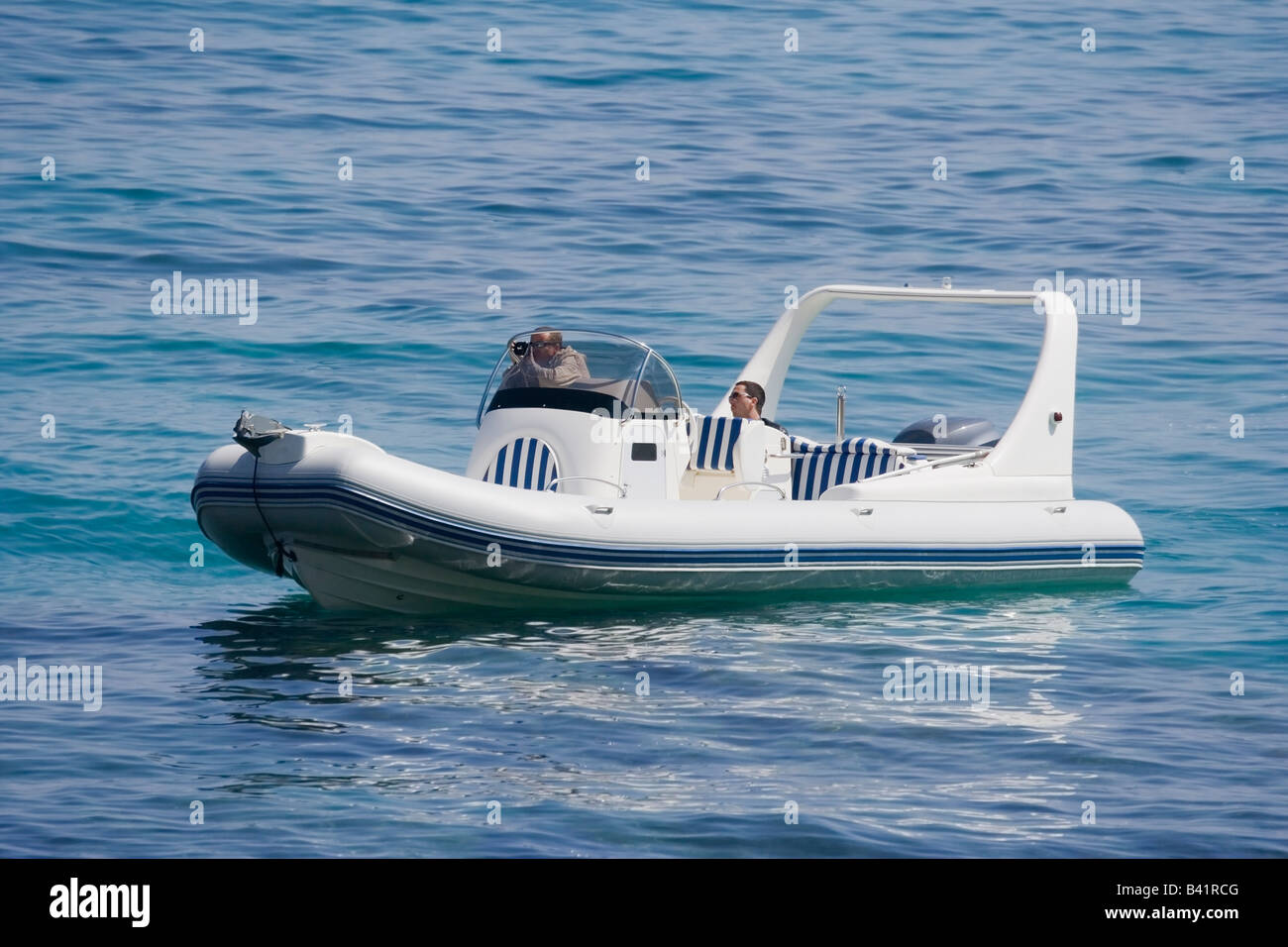 speedboat stopping on the ocean - saint tropez, mediterranean sea Stock ...