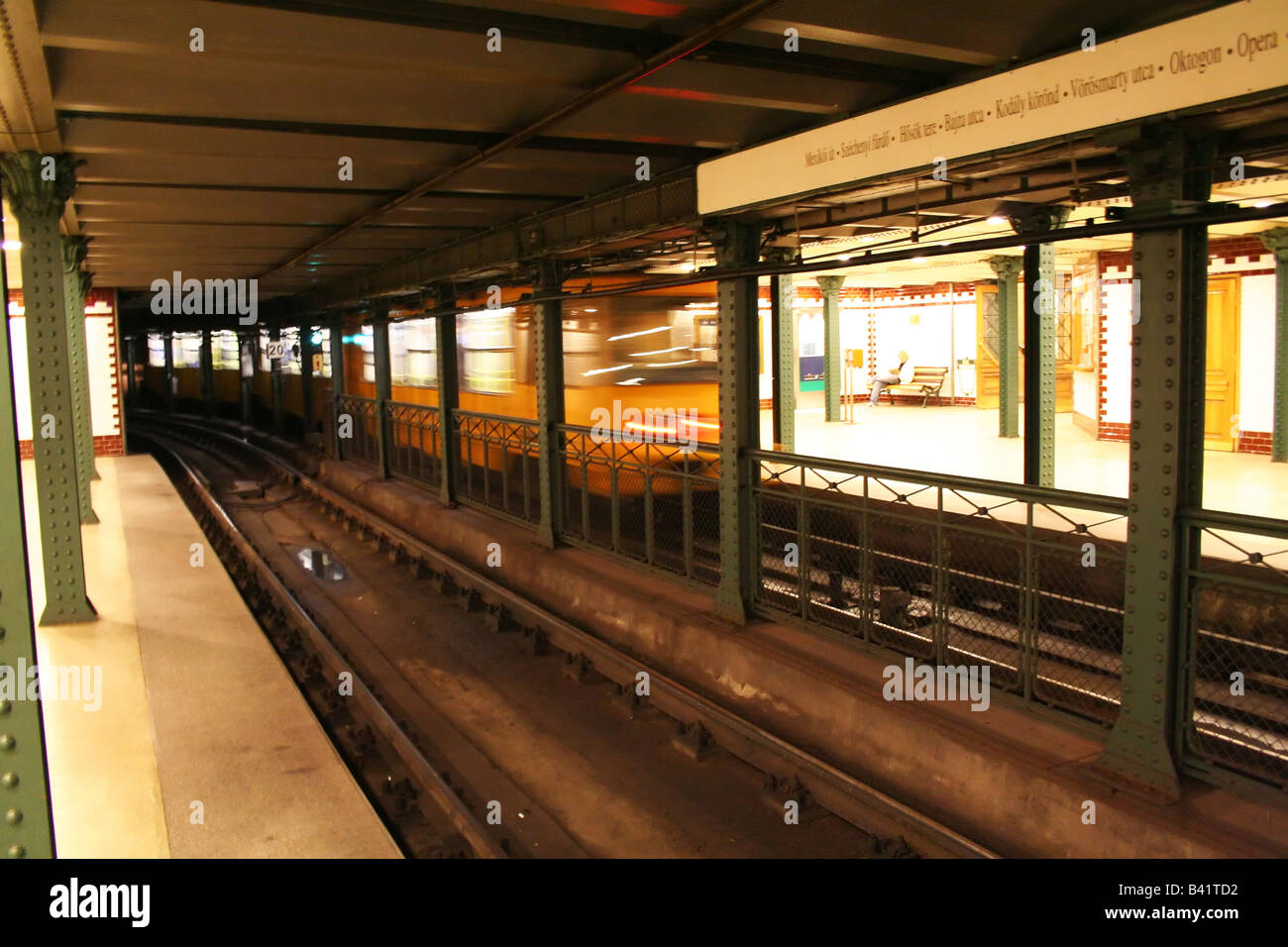 Train metro transp hi-res stock photography and images - Alamy