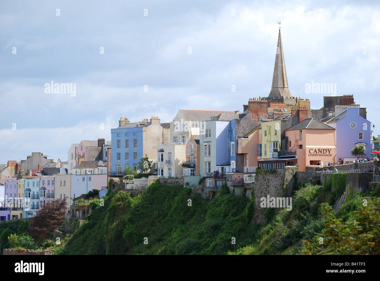 Town view at sunset, Tenby, Carmarthen Bay, Pembrokeshire, Wales ...