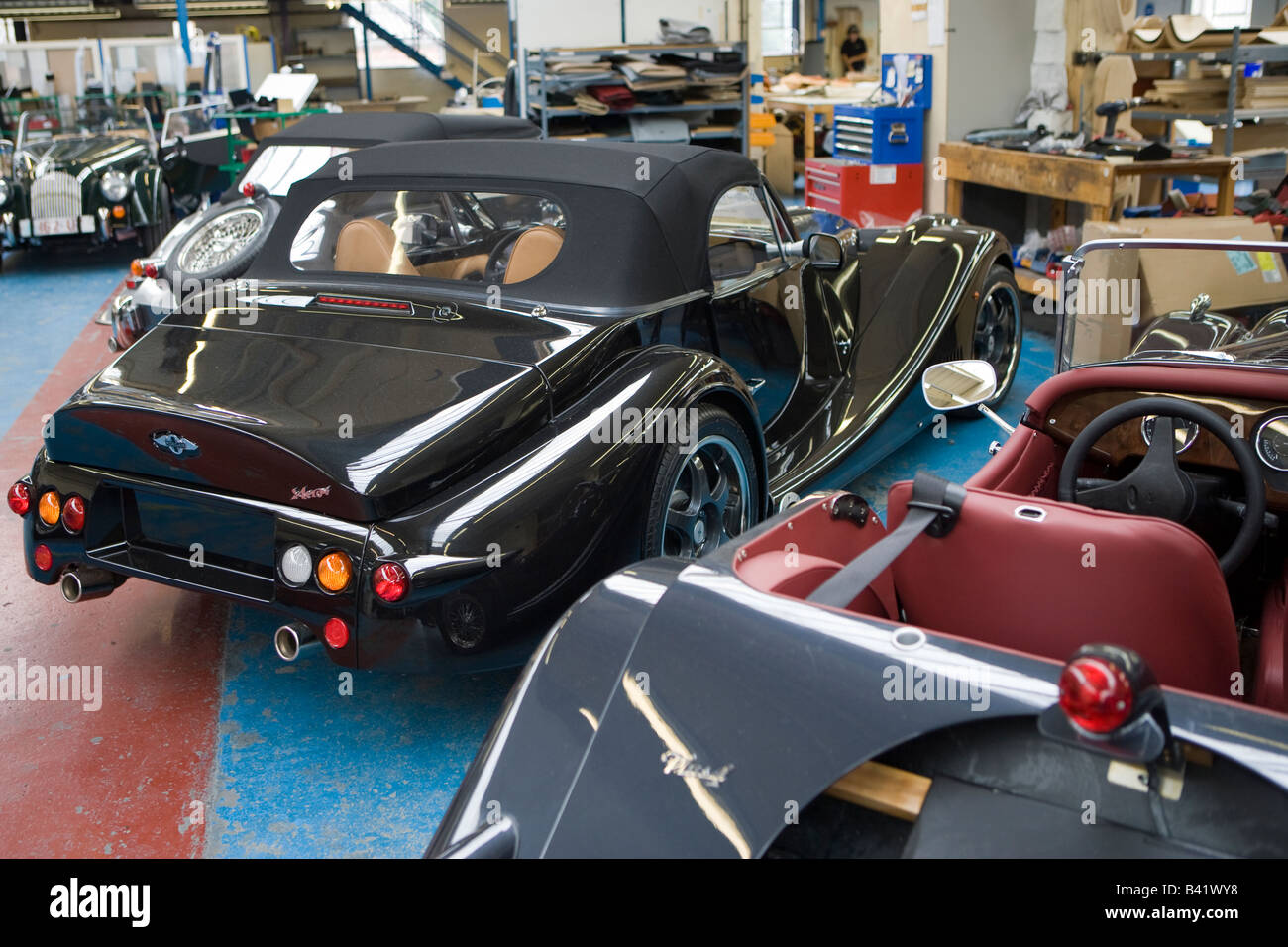 Automobile engine manufacturing hi-res stock photography and images - Alamy