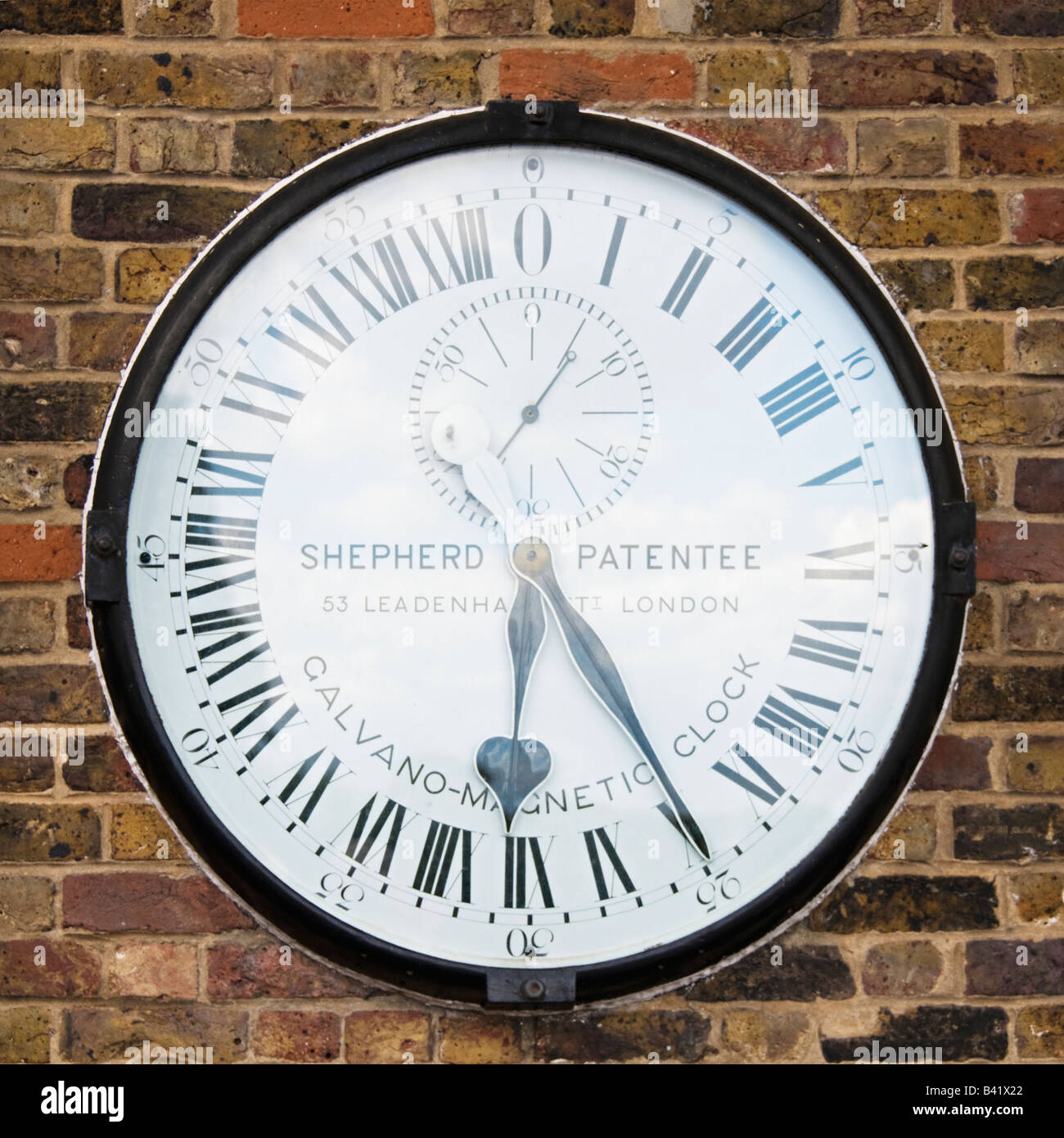 24 hour clock hi-res stock photography and images - Alamy