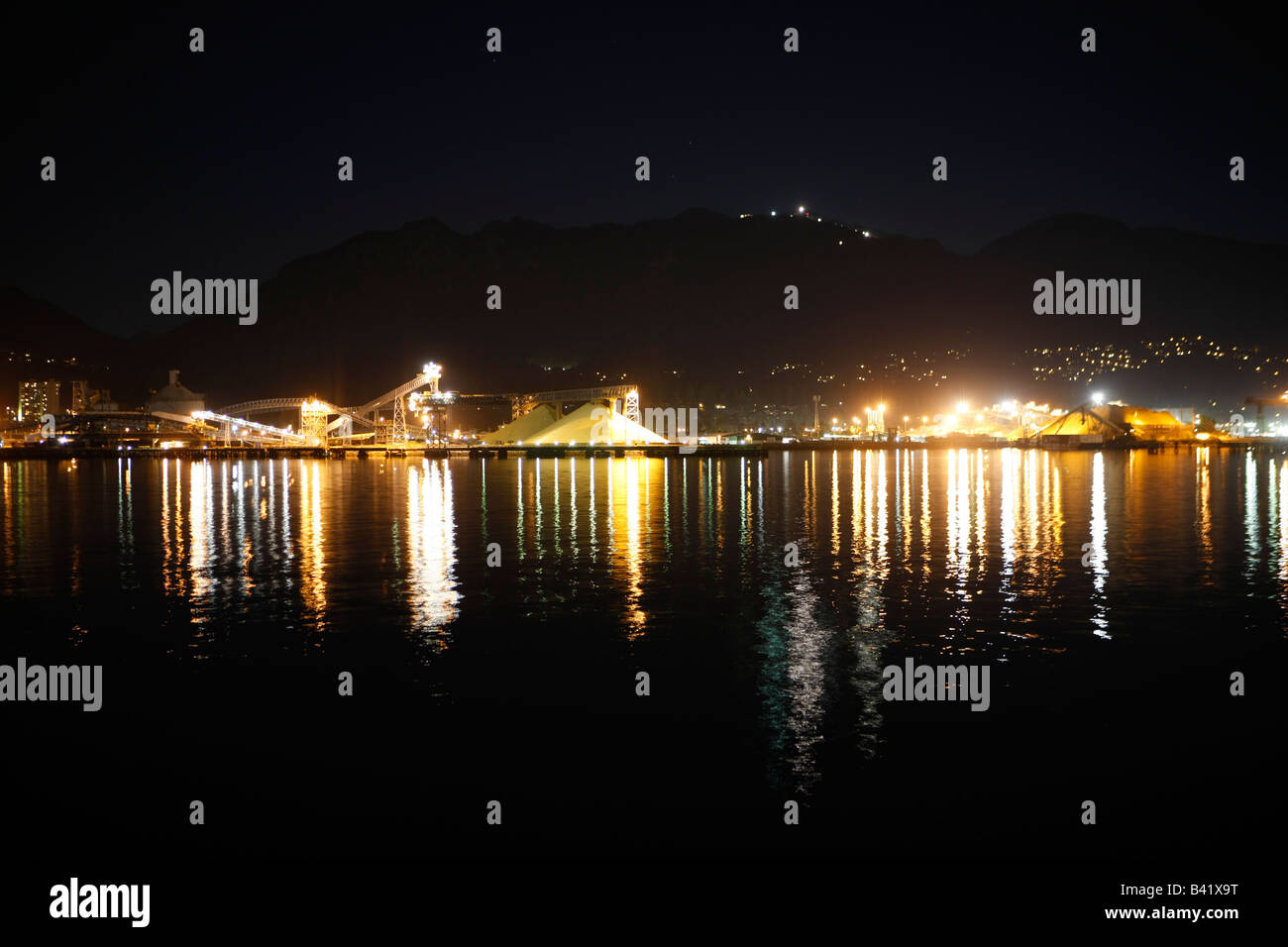 Factory night long exposure hi-res stock photography and images - Alamy