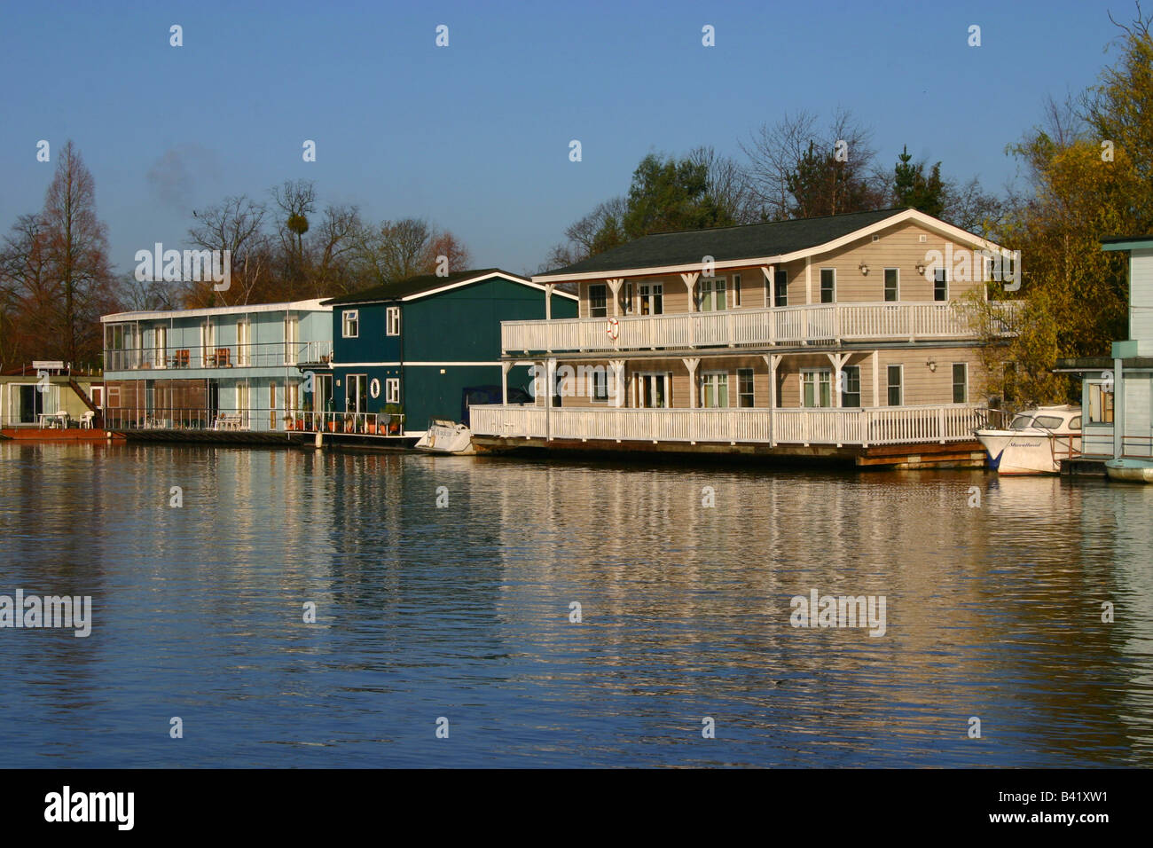 House boat on the River Thames Stock Photo - Alamy