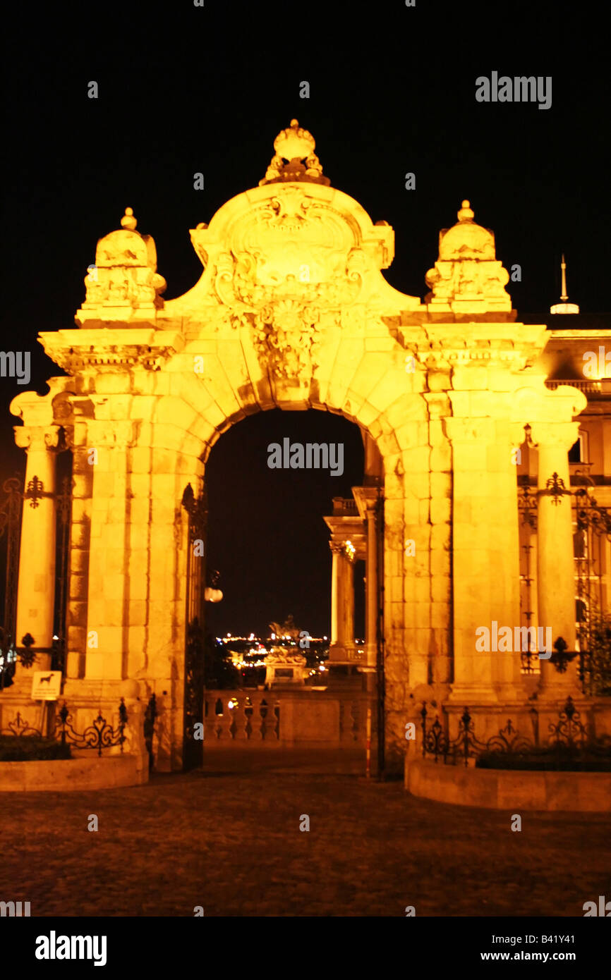 Gate to the King Palace Hungary Budapest Stock Photo - Alamy