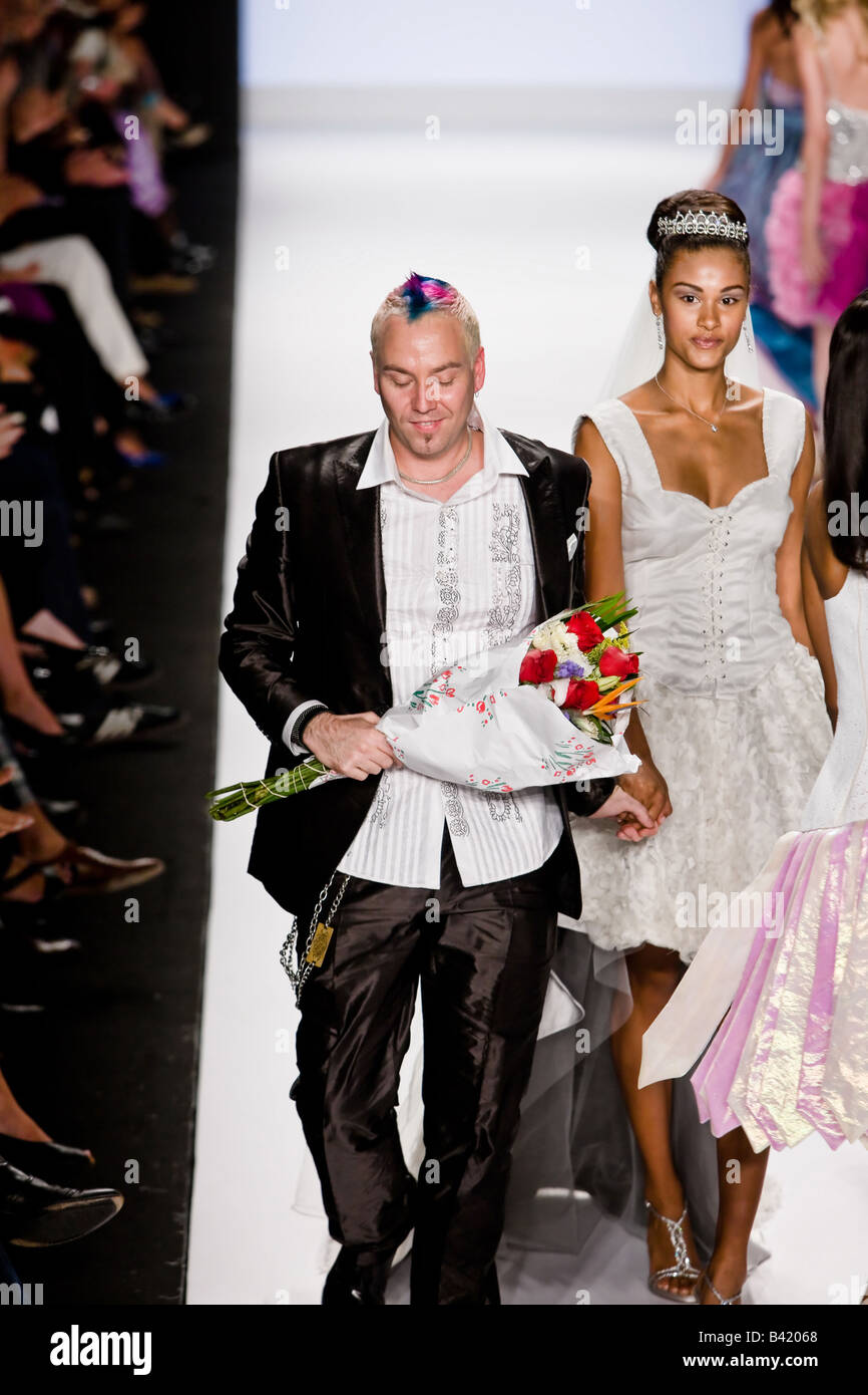 Project runway show hi-res stock photography and images - Alamy