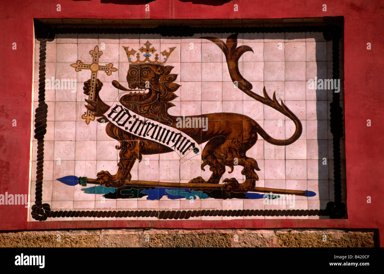 Spain, Seville, Alcazar, Gate of the Lion, coat of arms Stock Photo - Alamy