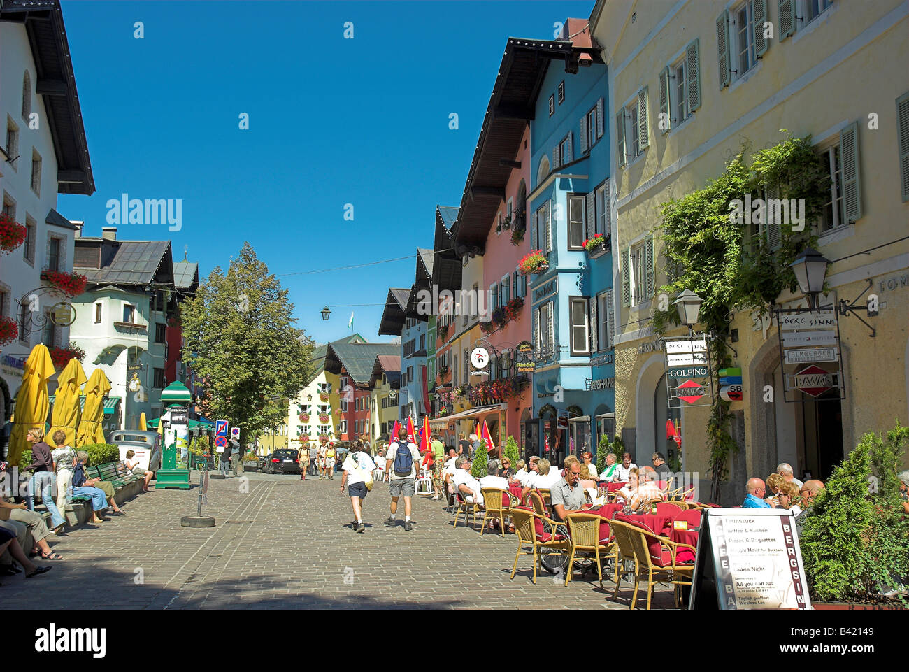 Kitzbuhel austria houses hi-res stock photography and images - Alamy
