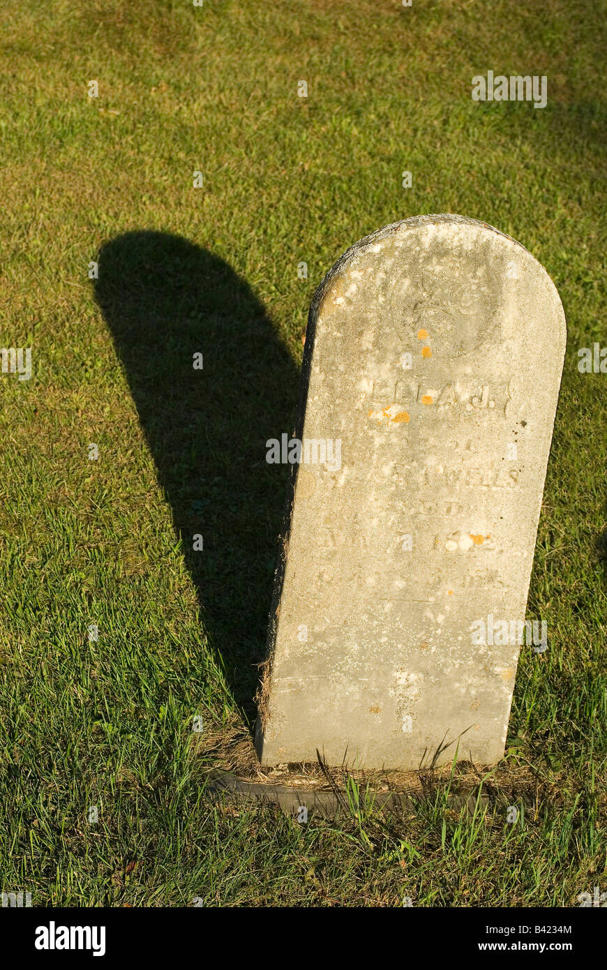 Casting shadow gravestone hi-res stock photography and images - Alamy