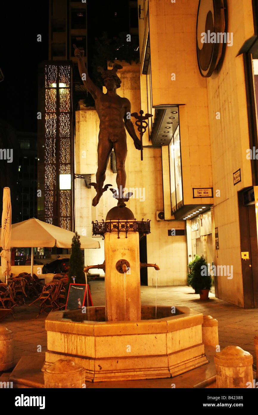 Statue of god mercury hi-res stock photography and images - Alamy