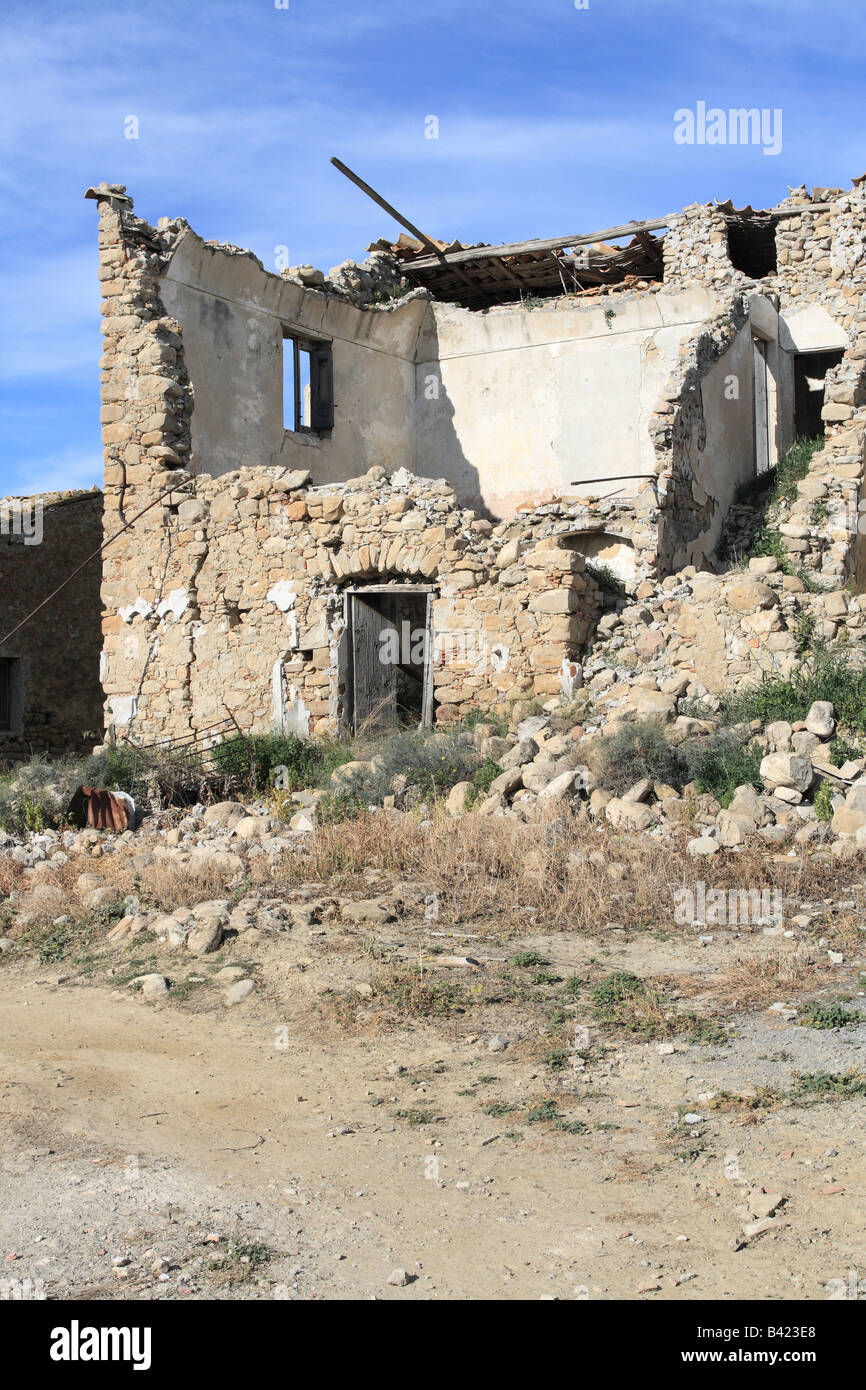 Old house ruin from Sicily Stock Photo - Alamy