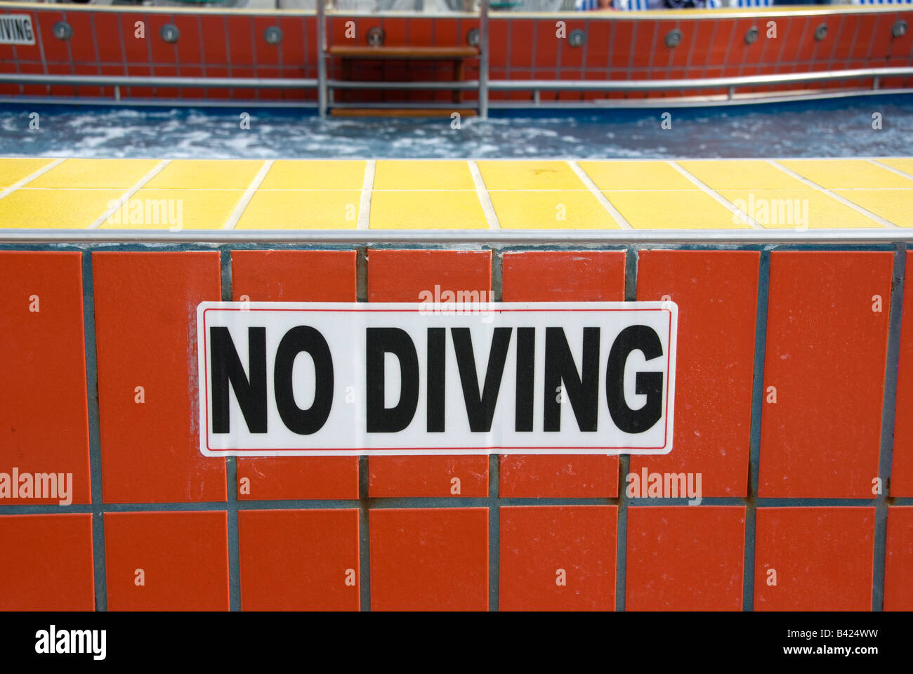 Pool signage hi-res stock photography and images - Alamy