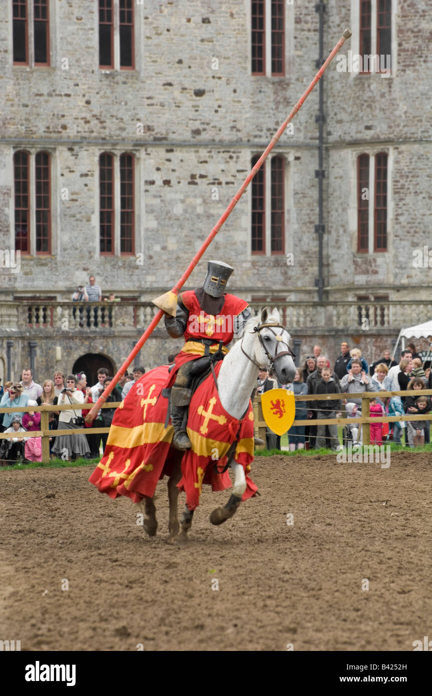 Medieval knight armour britain hi-res stock photography and images - Alamy