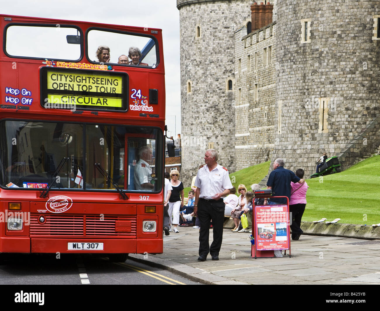 Drivers chatting hi-res stock photography and images - Alamy