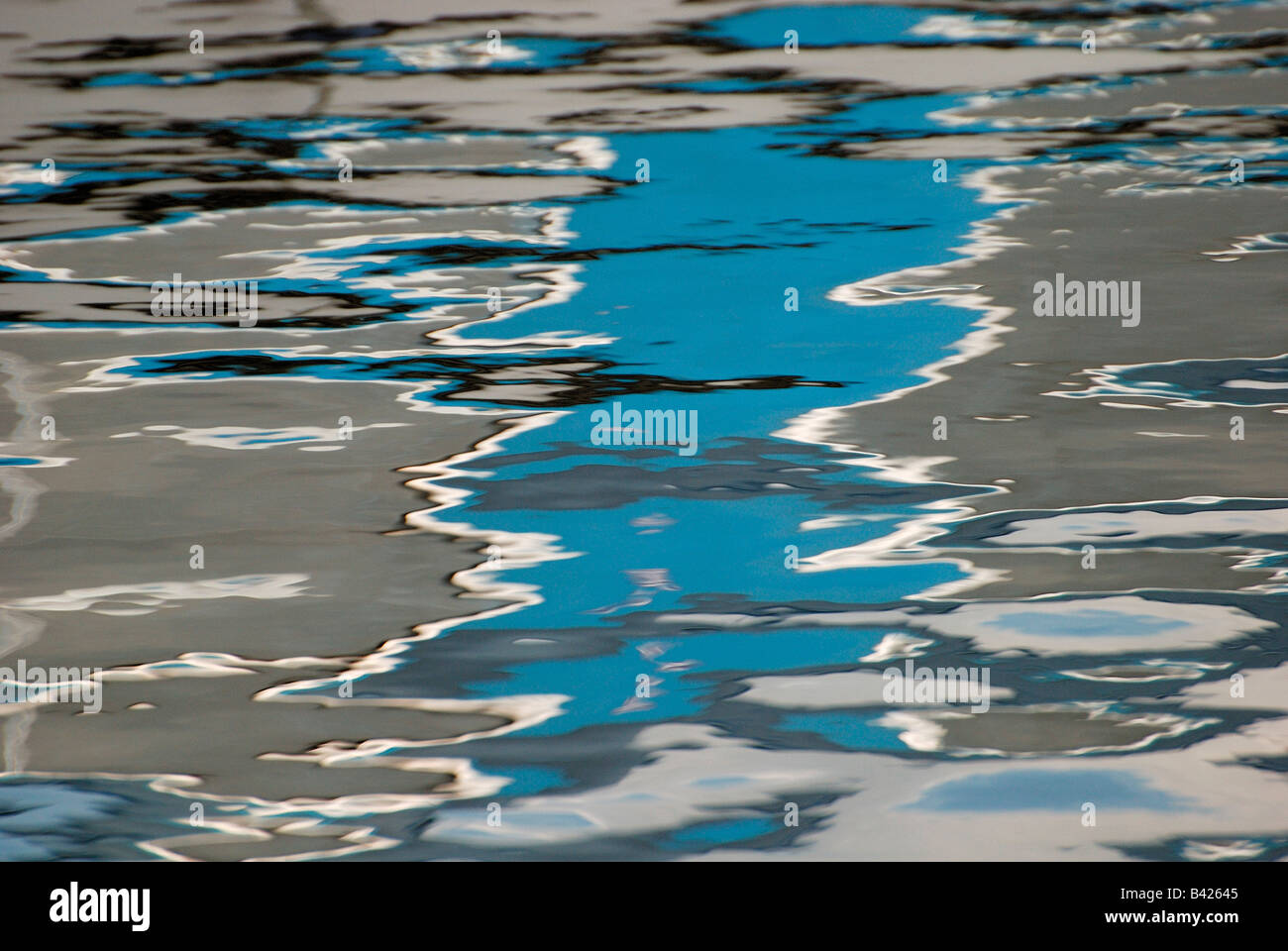 Blue reflections water hi-res stock photography and images - Alamy