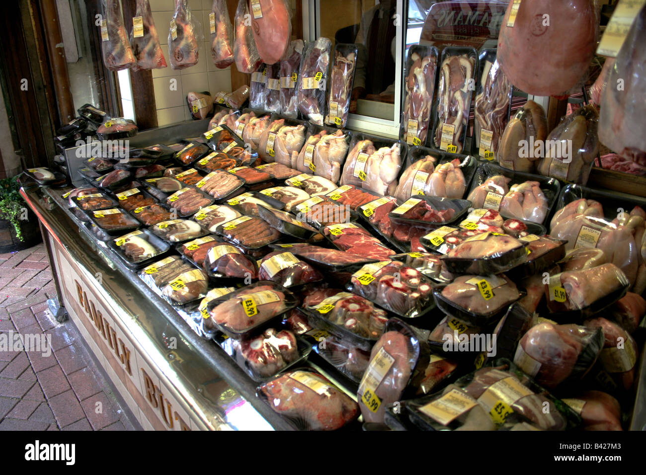 Traditional poultry retailer hi-res stock photography and images - Alamy