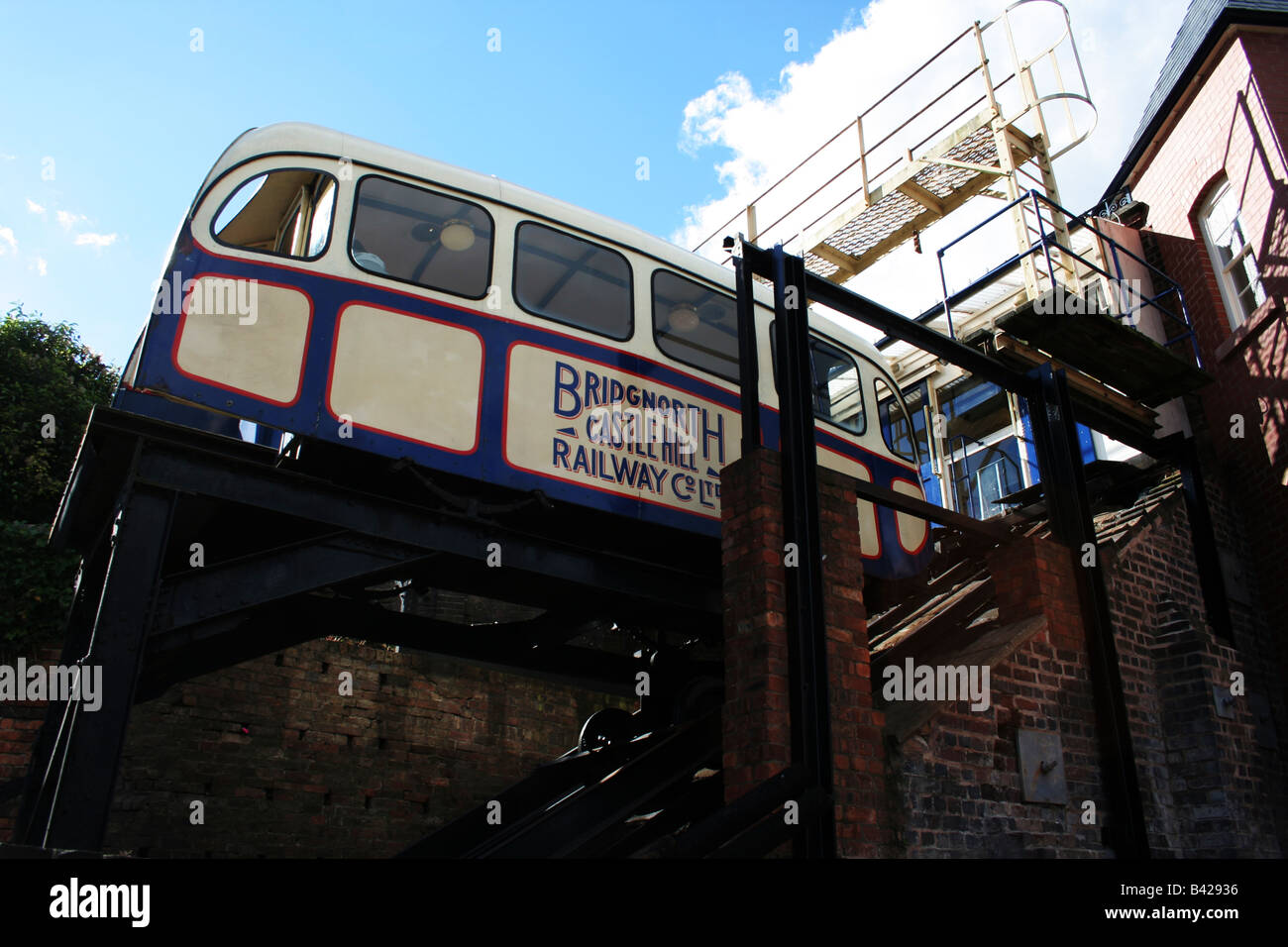 Bridgnorth cliff railway top station hi-res stock photography and ...