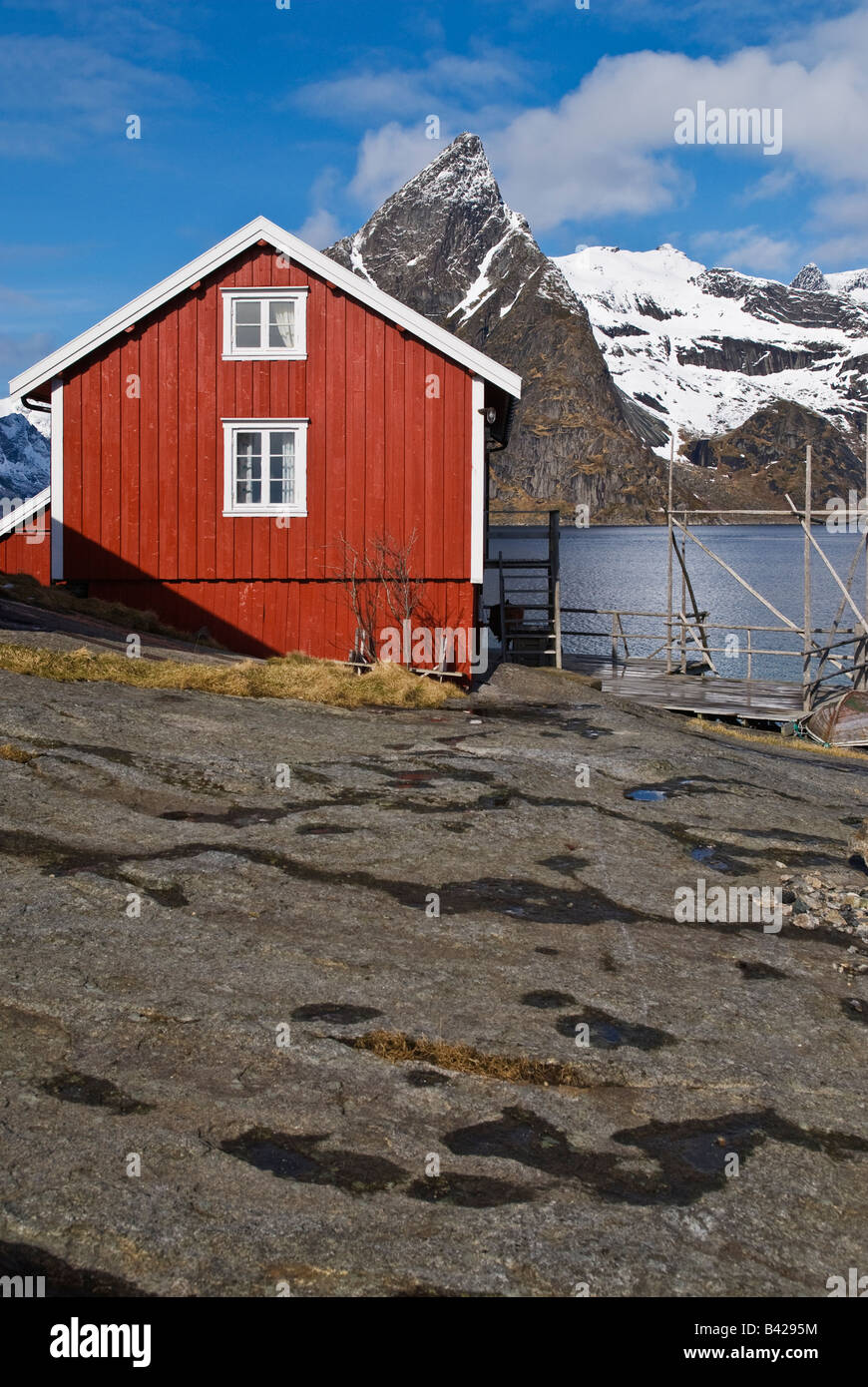 Norwegian fishermans cabin hi-res stock photography and images - Alamy