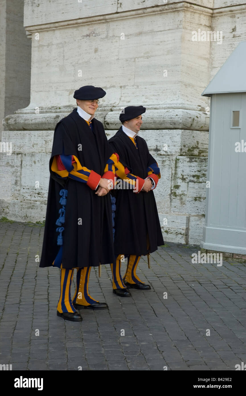 Swiss guards, Vatican Rome, Italy Stock Photo - Alamy