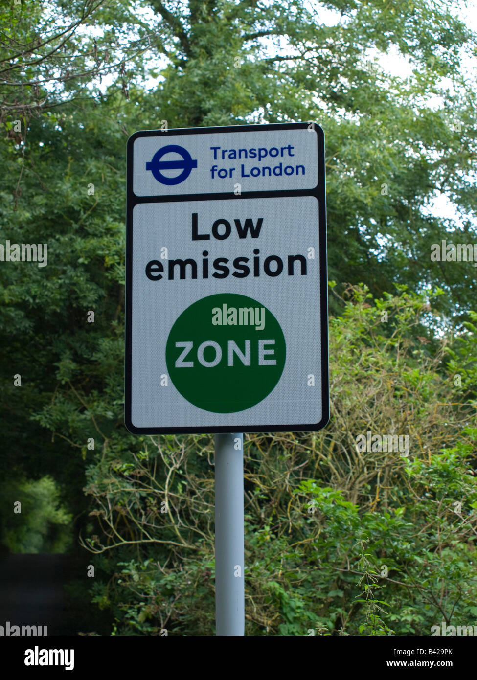 London low emission zone sign hi-res stock photography and images - Alamy