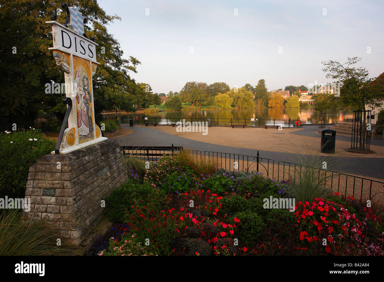 Diss sign and Mere Stock Photo - Alamy