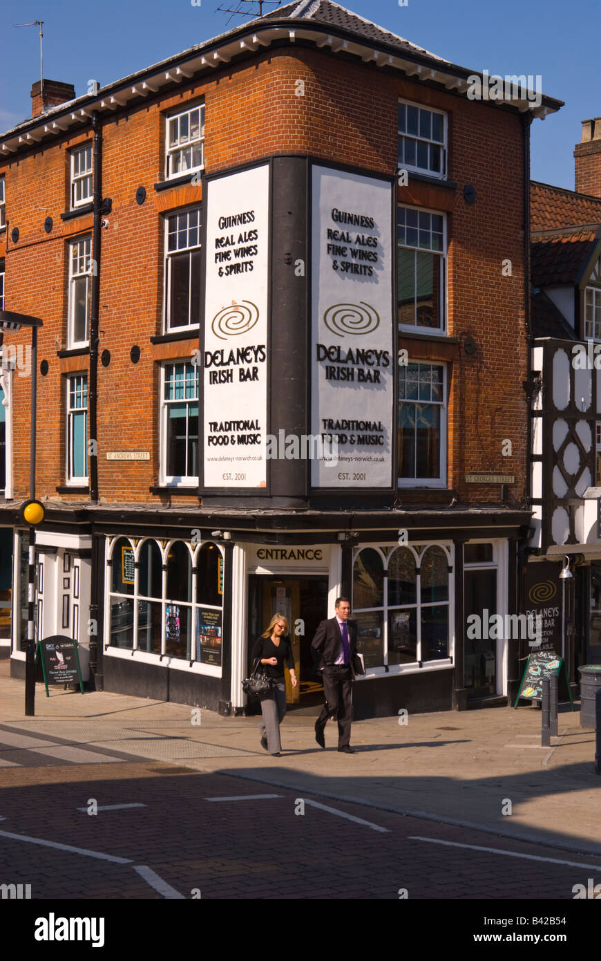 Delaneys pub hi-res stock photography and images - Alamy