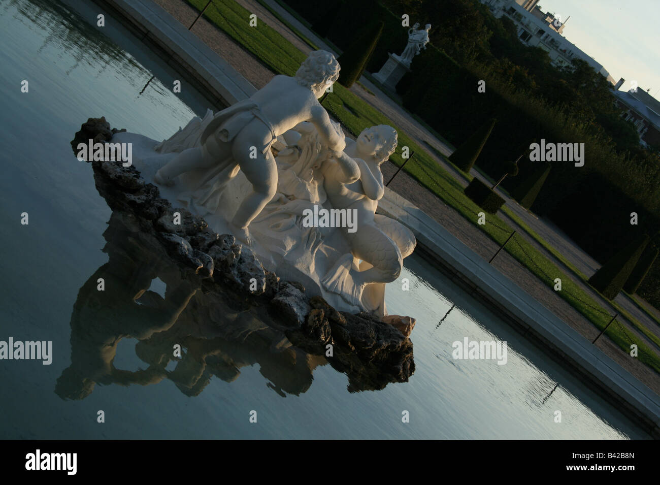 Stone statue in a pond hi-res stock photography and images - Alamy