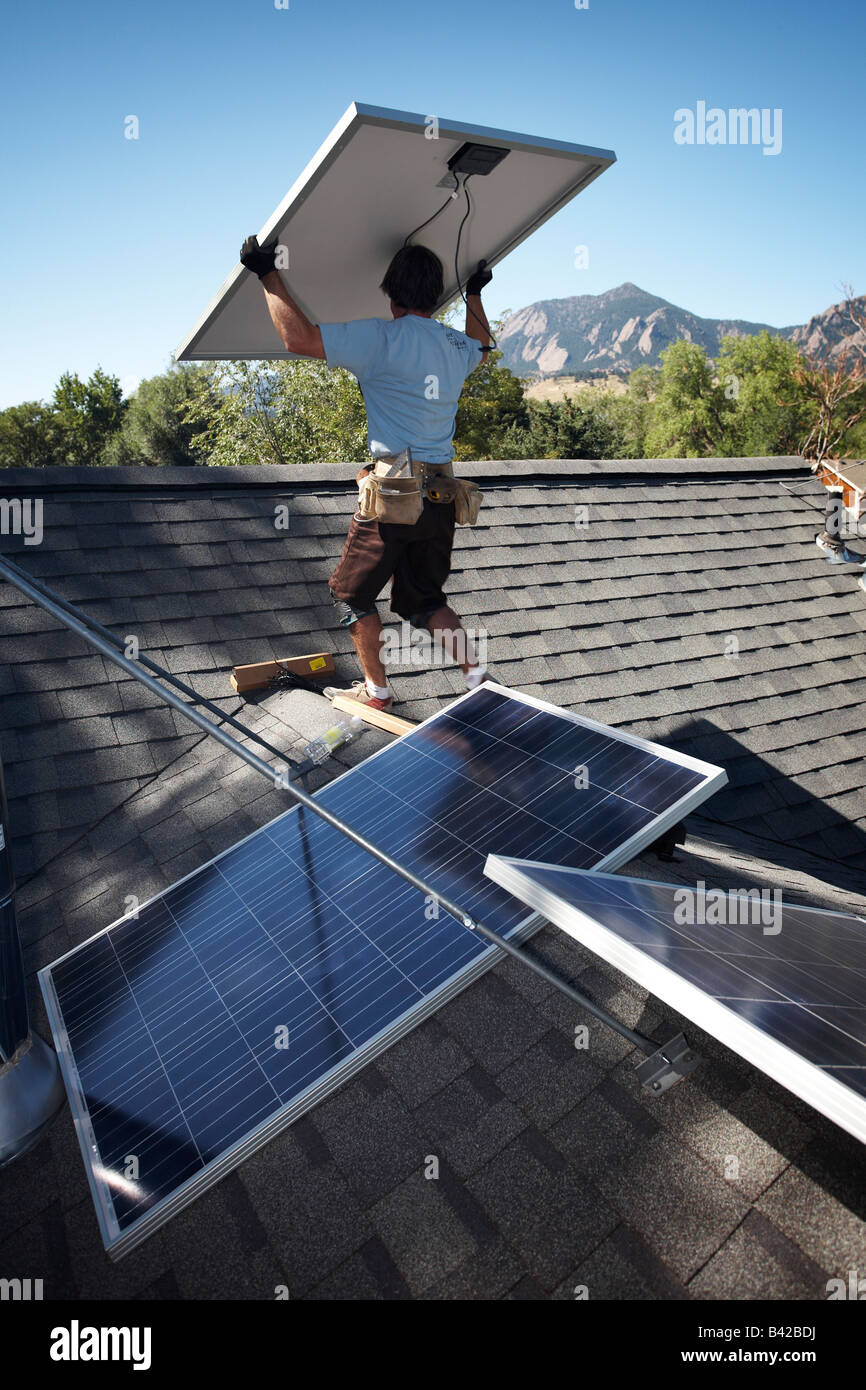 Solar array panel hi-res stock photography and images - Alamy