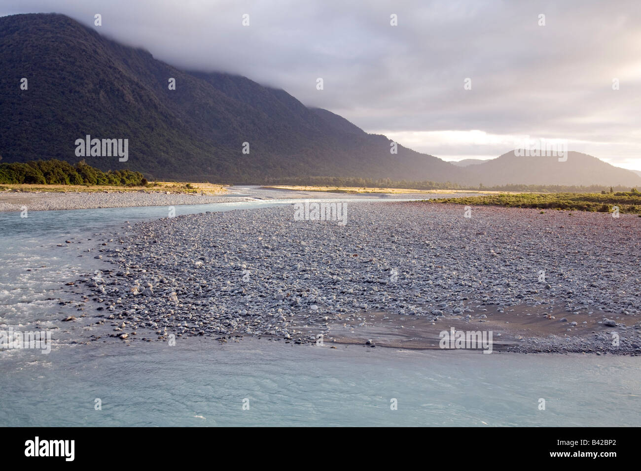 Whataroa river, Mountainous landscape of the west coast region, South ...
