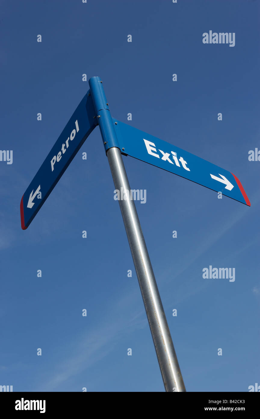 British exit sign hi-res stock photography and images - Alamy