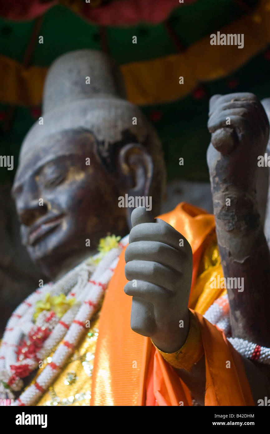 Statue of Khmer God inside Angkor Wat, Cambodia Stock Photo - Alamy