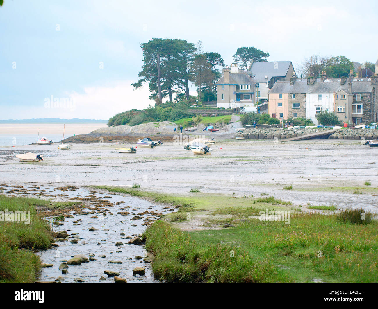 The bay and houses at Borth-y-Gest,Porthmadog,Wales,uk Stock Photo - Alamy